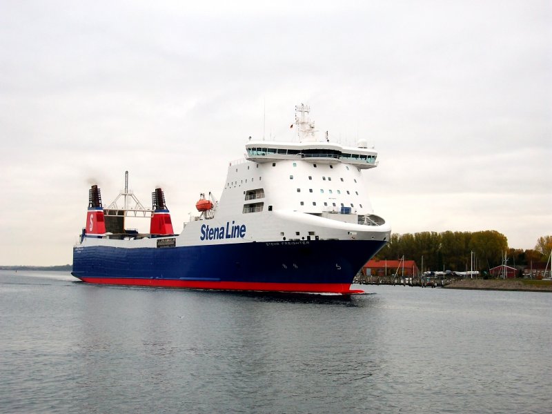 MV STENA FREIGHTER in Travemünde - Schiffbilder.de